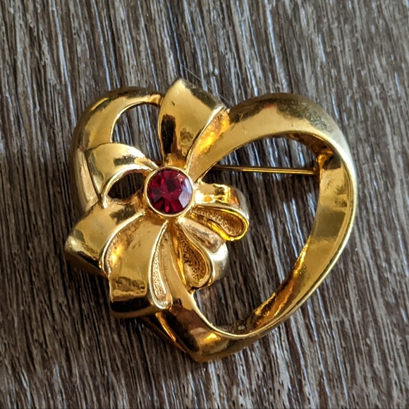 Avon | Jewelry | Vintage Avon Birthstone Heart Pin January Garnet ...
